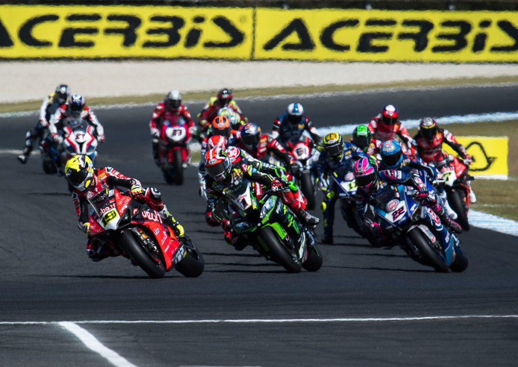 Phillip Island se tiñó de rojo con SBK