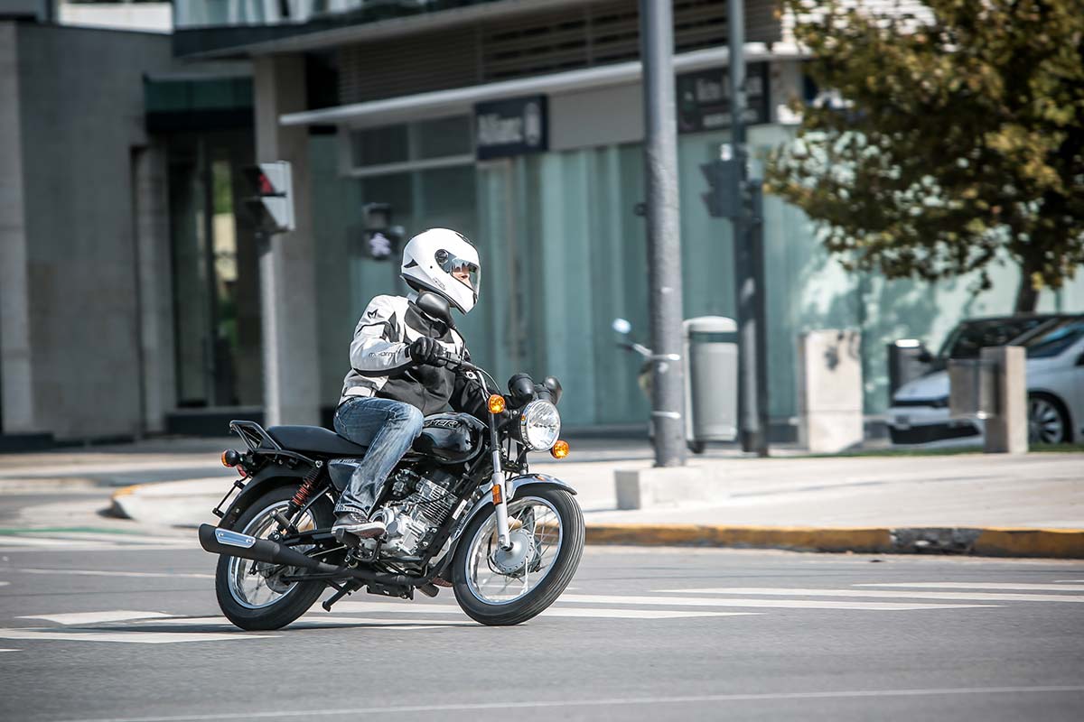 Bajaj Boxer 150 » La Moto