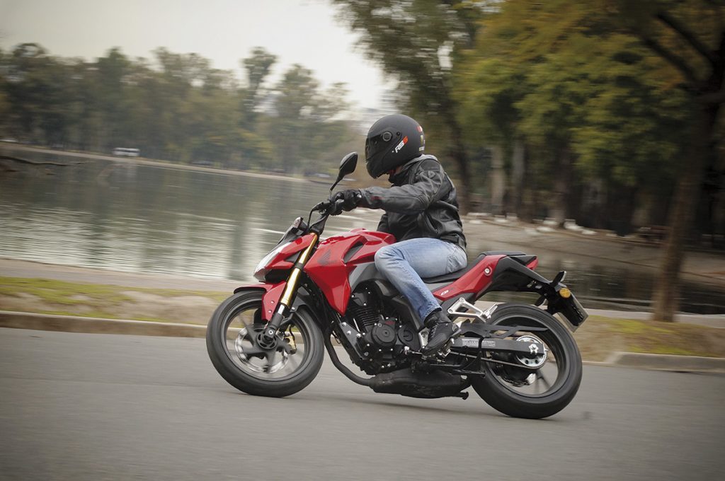 Honda CB190R Test Ride