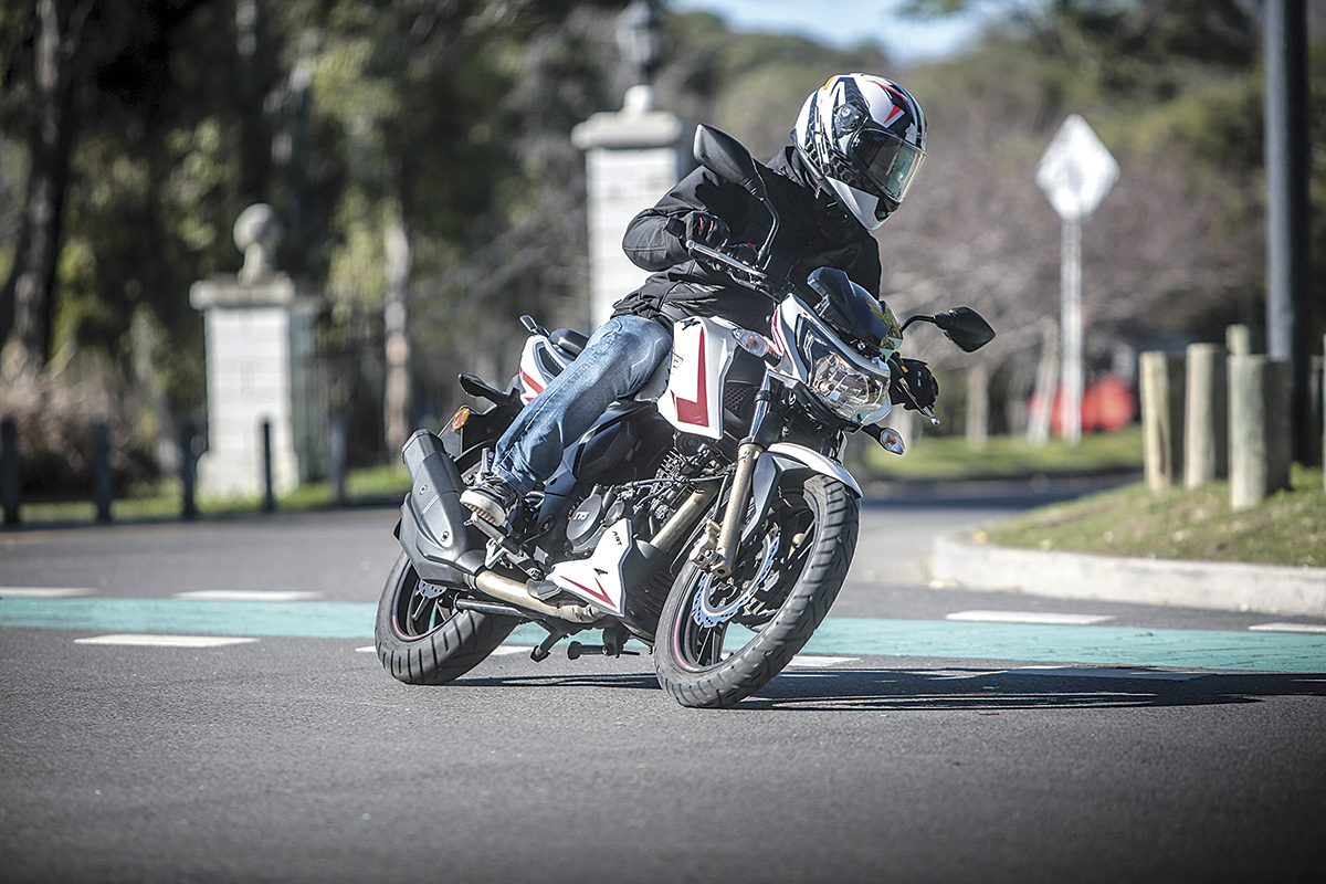 TVS RTR 200 FI » La Moto