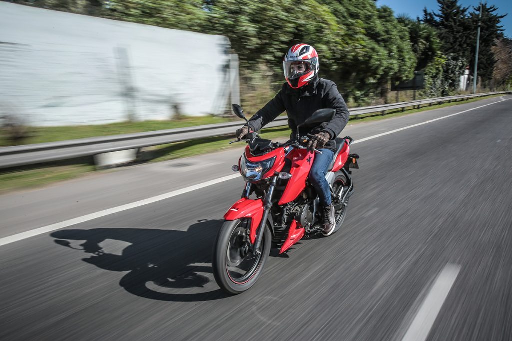 Supertest TVS RTR 160 día 8: En autopista