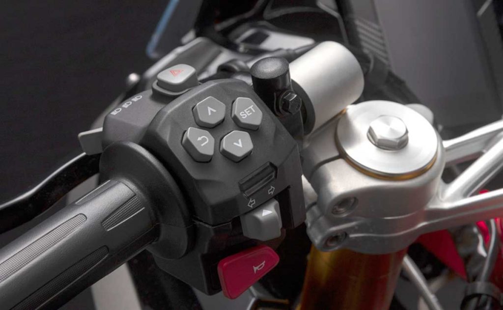 Nueva TVS RR310, ¿es la mejor deportiva de su clase?