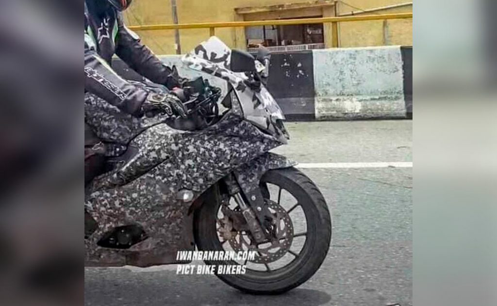 ¿Yamaha desarrolla una R2 de 200 cc? Novedades en la gama “R” para baja ...