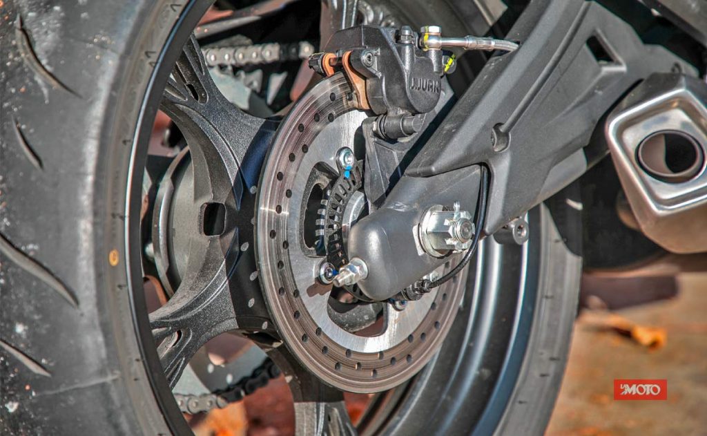 Zanella RZ400: así funciona la naked mediana de CFMoto | La Moto