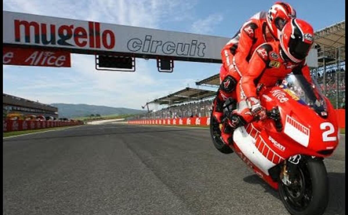 Michael Schumacher en una Ducati: viajando al pasado