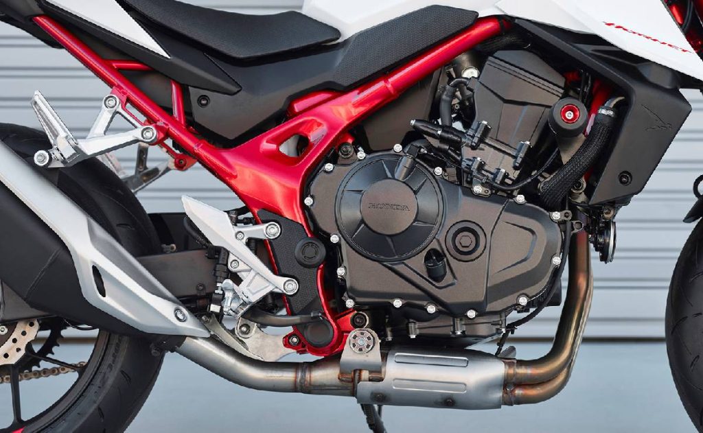 Honda Hornet CB750R: ¿carenada y aerodinámica?