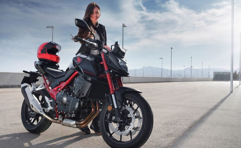 Honda CBR750R: basada en la Hornet, así será la nueva sport