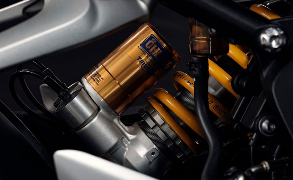 Triumph Speed triple 1200 RR Bond Edition: 60 años del Agente 007