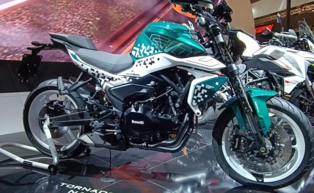 Benelli TNT 500 2023: motor TRK y diseño impactante