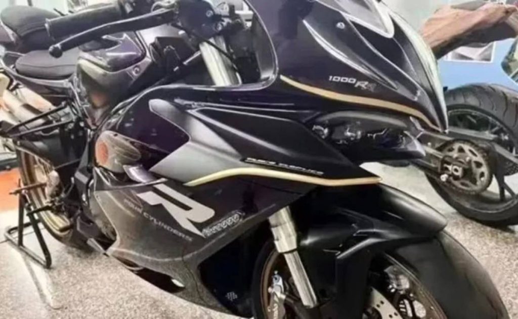 CFMoto va en serio: Superbike de 1000 cc y más de 200 CV