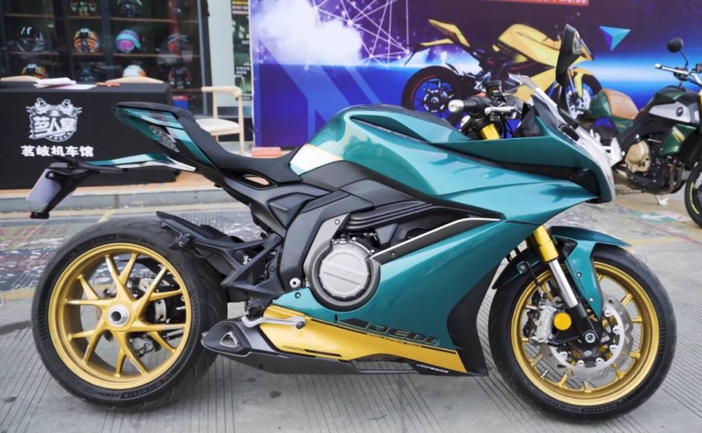 Para destronar a la Yamaha R7: así es la nueva deportiva china de 80 CV