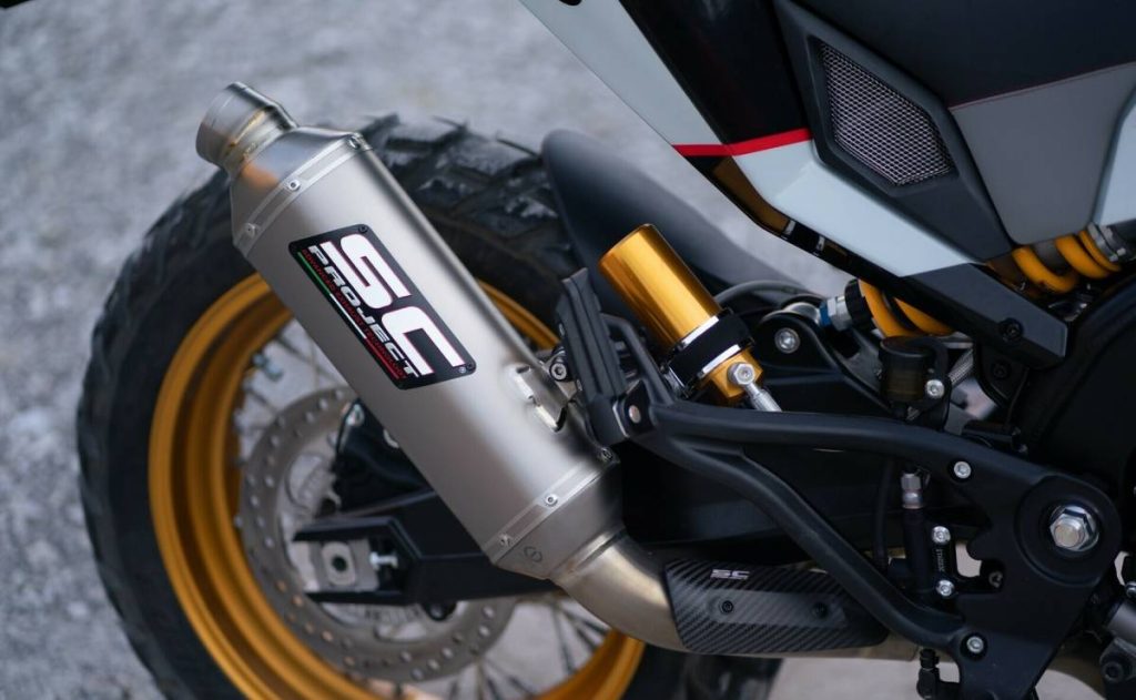 Moto Morini X-Cape 650 ADV-R: ¿qué diferencias tiene con la versión base?