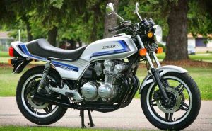 La Honda que podría revivir los años 80: así sería la CB800F