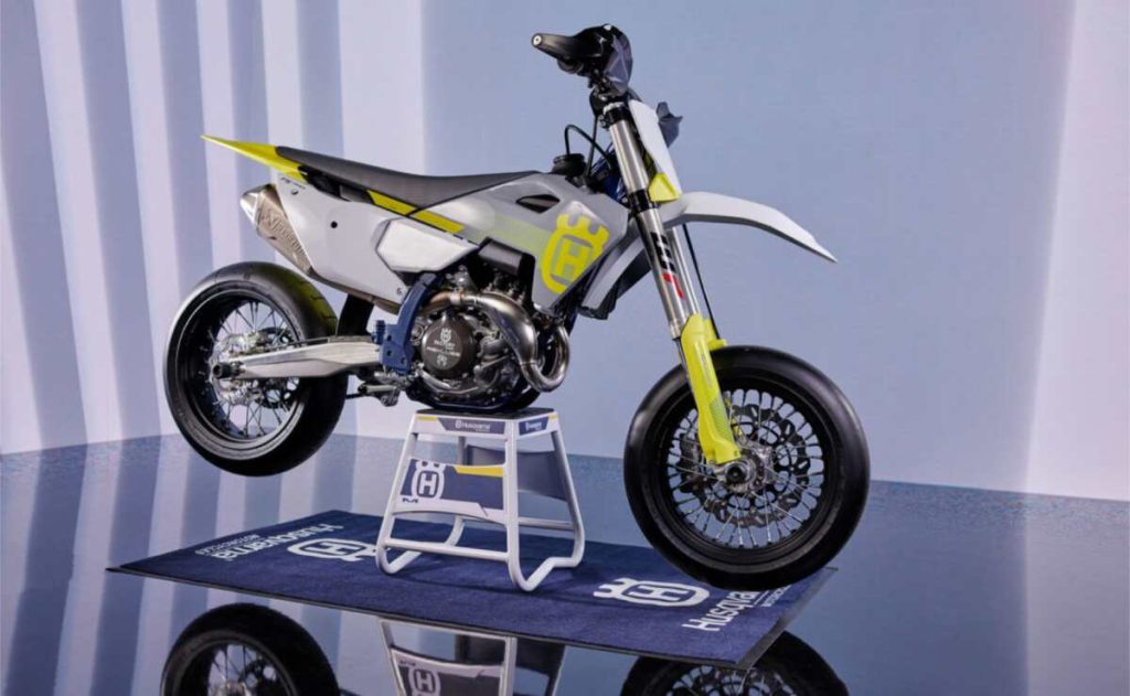Nueva Husqvarna FS 450: así se actualizó la supermotard mediana sueca