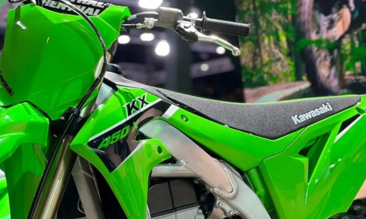 Kawasaki presentó su renovada gama KLX300: todos los detalles