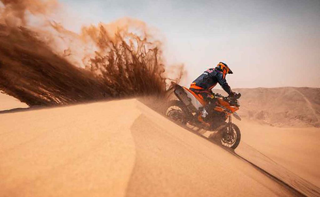 La KTM 890 Adventure R Rally llega en 2024 con una edición limitada