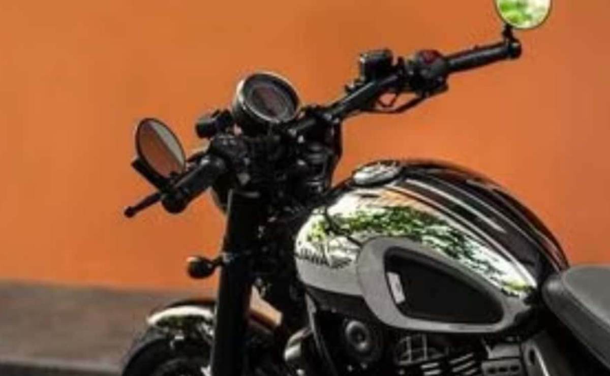 Jawa 42 Bobber Black Mirror: motor, diseño y características