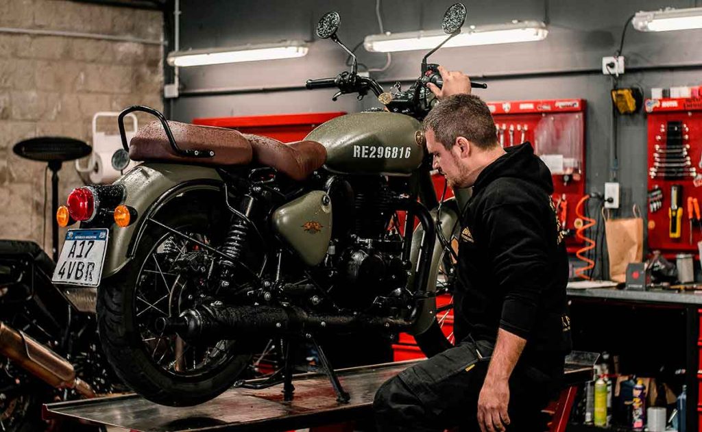 Royal Enfield bonifica el primer service de todos sus modelos