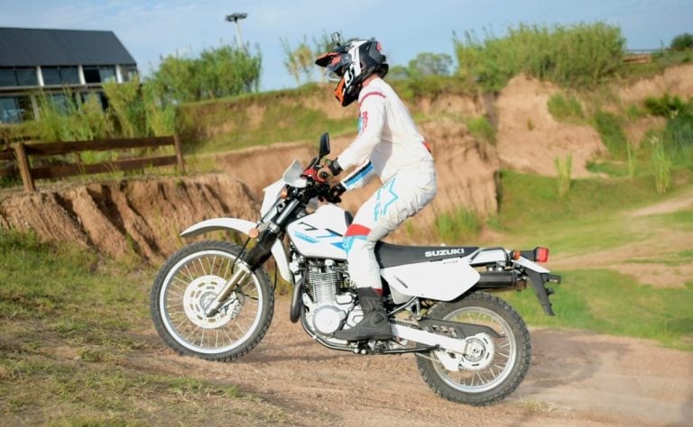 La Suzuki DR 650 bajó de precio: claves para comprar esta histórica ...