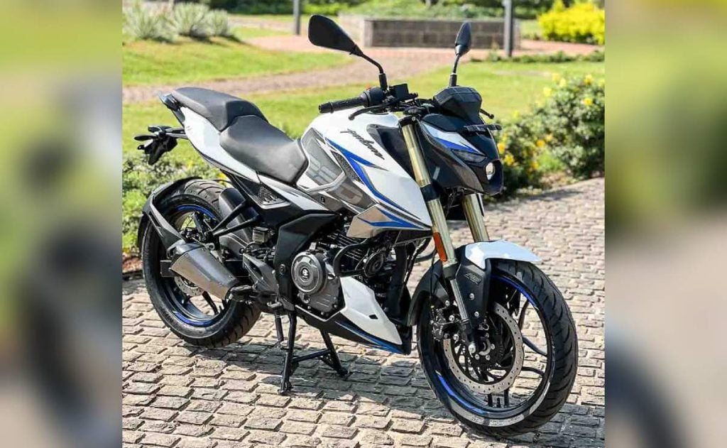Bajaj renueva su N250 con mejor equipamiento y más tecnología