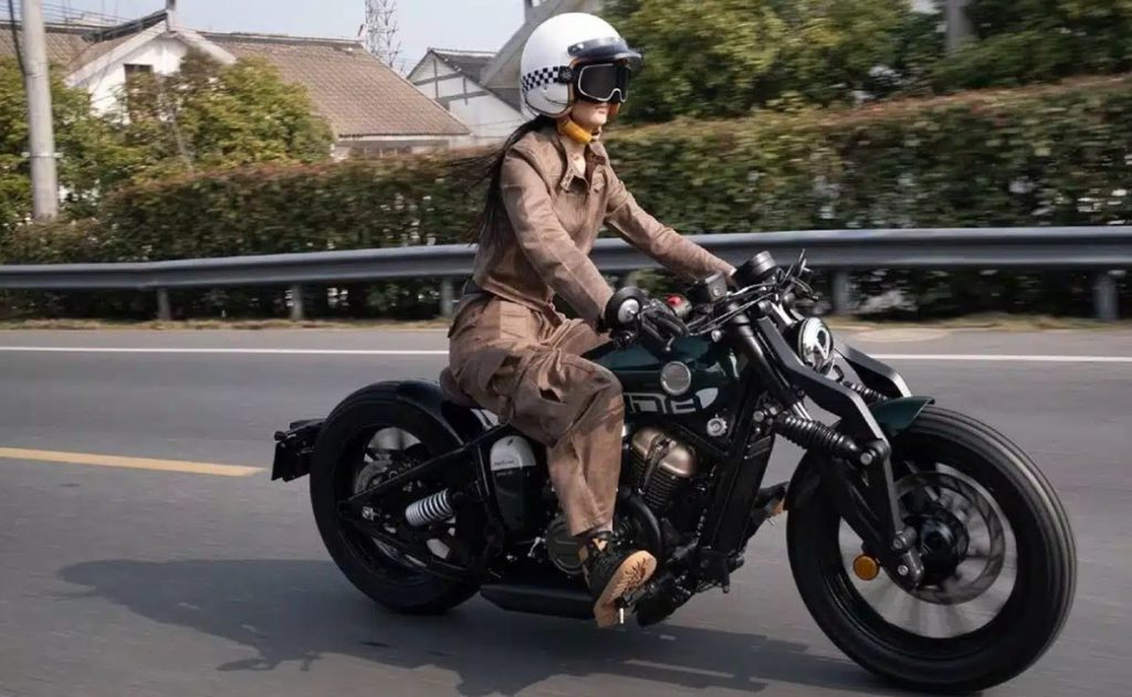 Desde China llega una bobber con una tecnología de suspensión innovadora