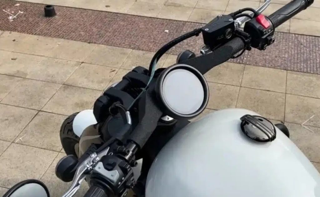 ¿Cómo es la moto china que está inspirada en la Triumph Bobber?