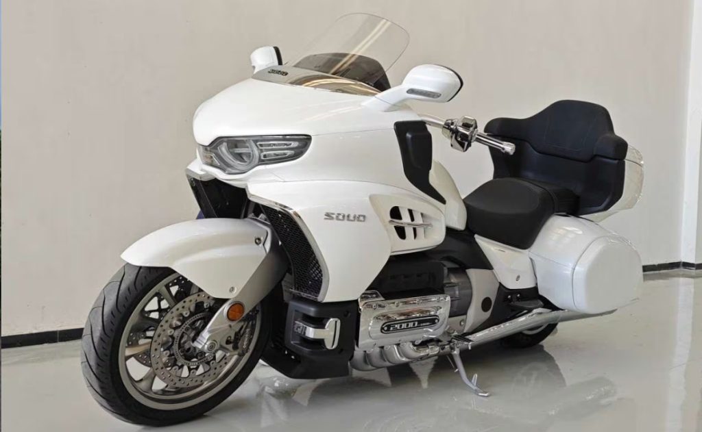 Inspirada en la Honda Gold Wing: así luce esta bestia china de ocho ...