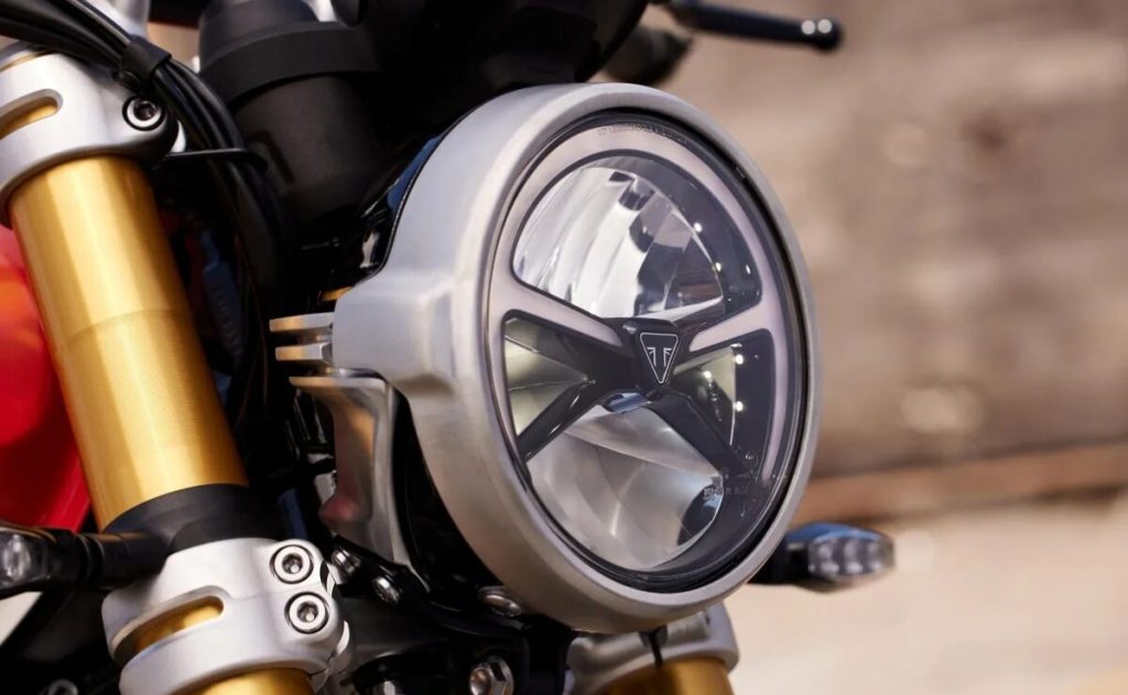 Triumph renovó su modelo más exitoso y sumó una nueva versión
