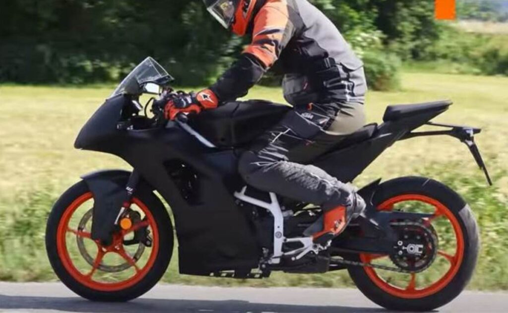 KTM prepara la renovación de su deportiva: más potencia y nueva estética