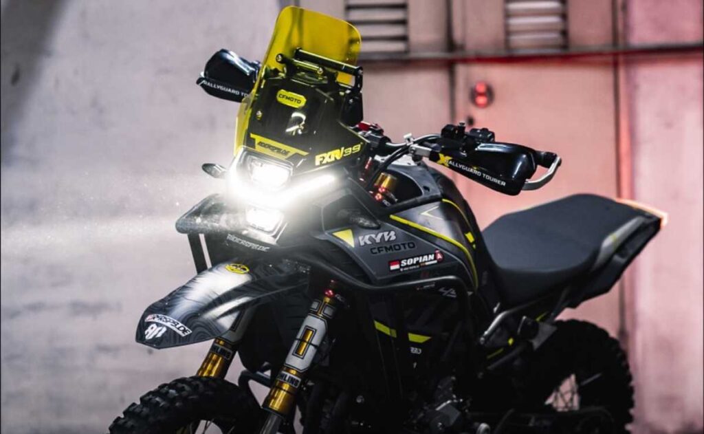 CFMoto 450 MT “Rally”: mejor equipada y más exclusiva