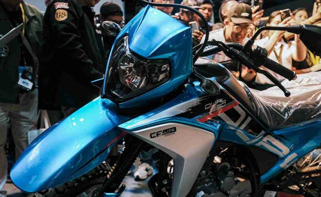 CFMoto va contra la Yamaha XTZ 250 con una moto más accesible: ¿cuánto cuesta?
