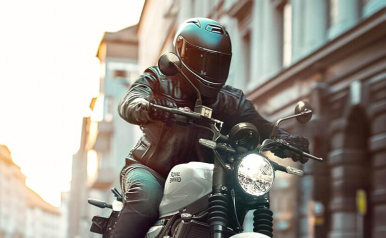 La nueva Royal Enfield tiene el mismo motor Himalayan 450, pero es más ...