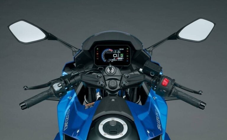 Suzuki actualiza una moto clave de la familia GSX: estos son sus cambios y mejoras