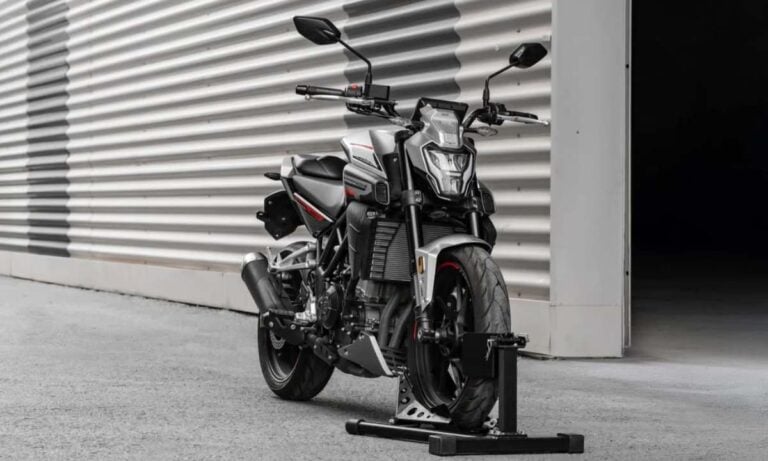 Esta moto llega para competir con la Yamaha MT-03: motor similar y más ...